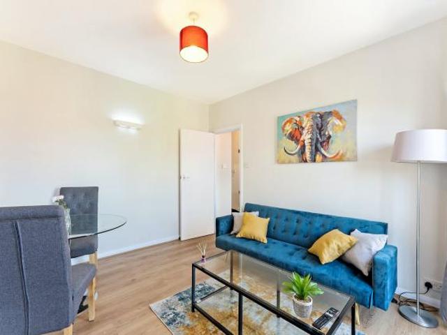 1 Bedroom Apartment London London 68369816