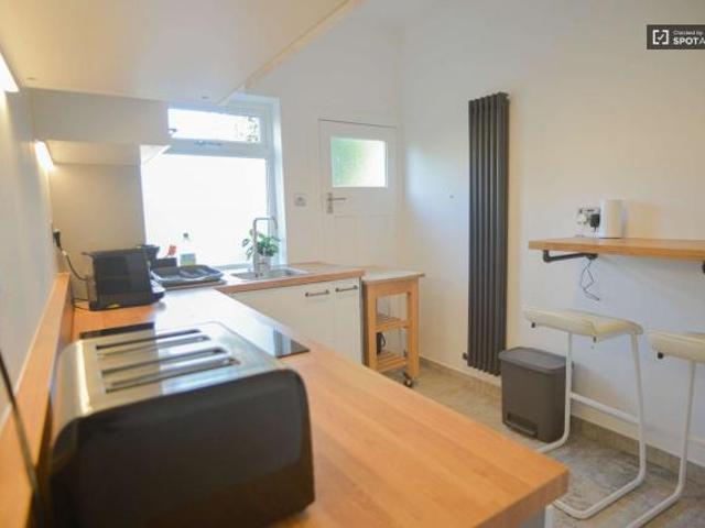 1 Bedroom Apartment London London 69200674