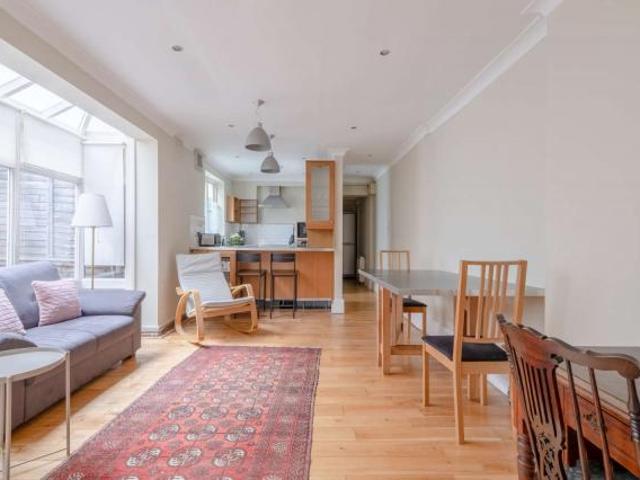 1 Bedroom Apartment London London 74108239