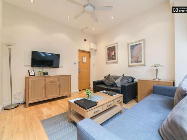 1 Bedroom Apartment London London 88597733