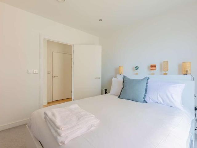 1 Bedroom Apartment London London 91247001