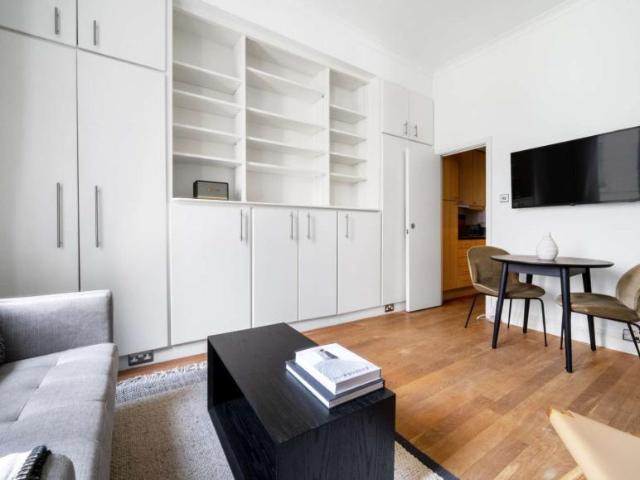 1 Bedroom Apartment London London 92628706