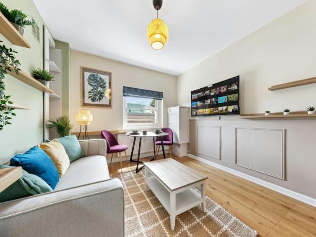 1 Bedroom Apartment London London 92692855