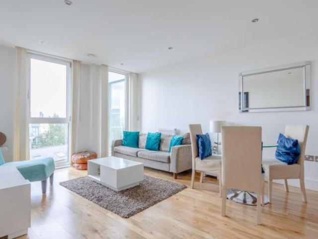 1 Bedroom Apartment London London 94007358
