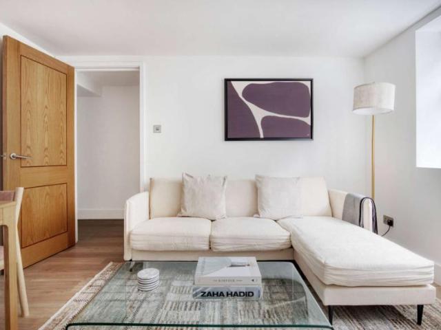 1 Bedroom Apartment London London 95626273