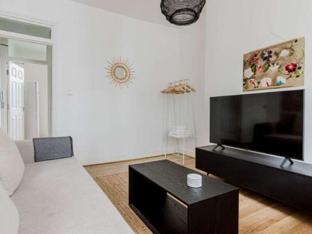 1 Bedroom Apartment London London 95626325