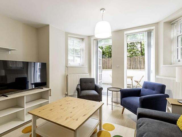 1 Bedroom Apartment London London 97607663