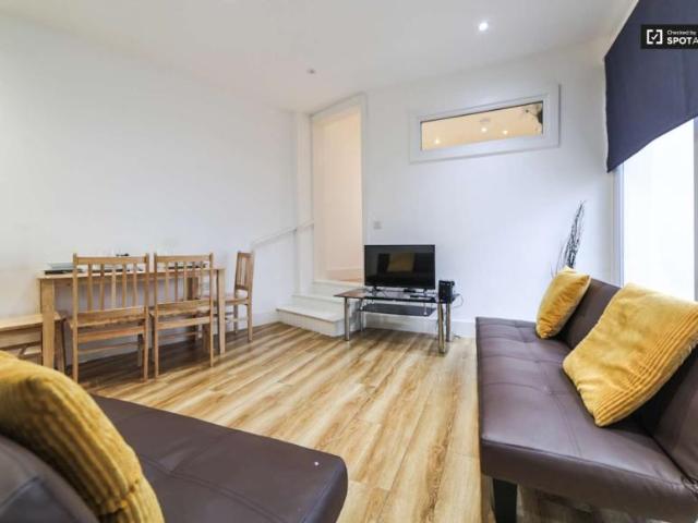 1 Bedroom Apartment London London 97944691