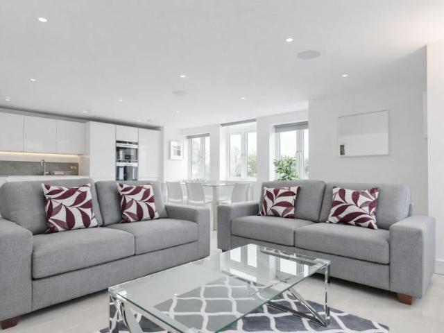 1 Bedroom Apartment London London 99684335