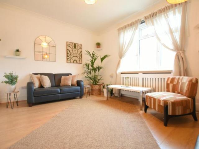 1 Bedroom Apartment London London 99119127