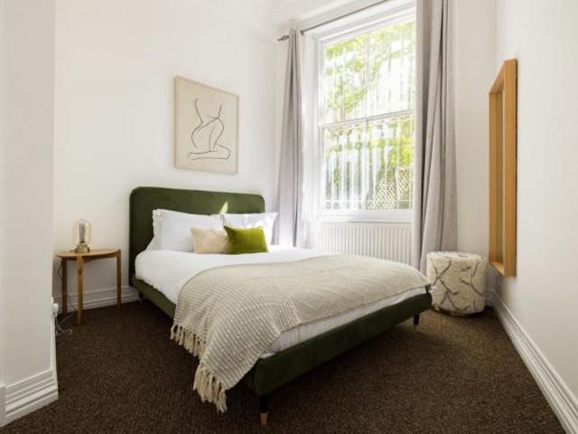 1 Bedroom Apartment London London LS69806374