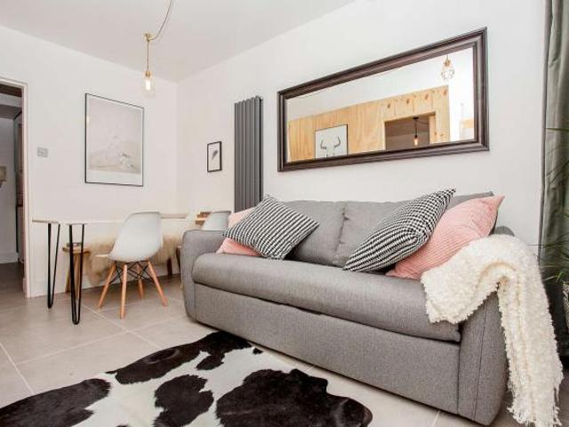 1 Bedroom Apartment London London LS83591530