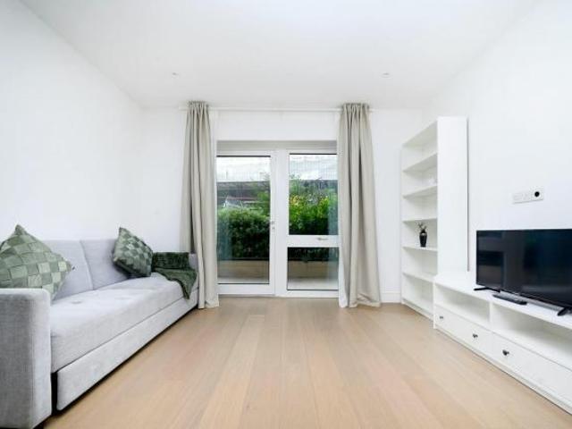 1 Bedroom Apartment London London LS83875706