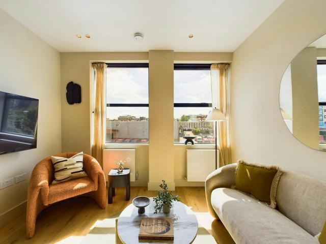 1 Bedroom Apartment London London LS87474118