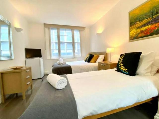 1 Bedroom Apartment London London LS87961905