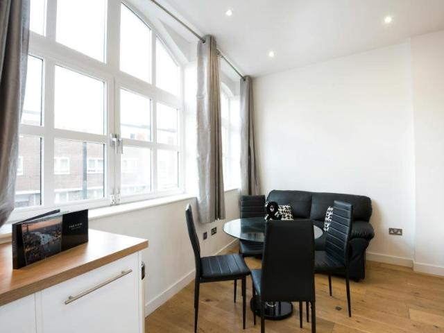 1 Bedroom Apartment London London LS91454753