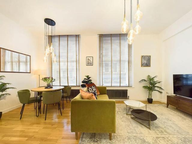 1 Bedroom Apartment London London LS92027620