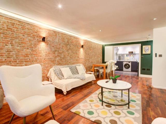 1 Bedroom Apartment London London LS94090763