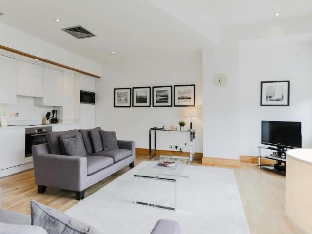 1 Bedroom Apartment London London LS94641712