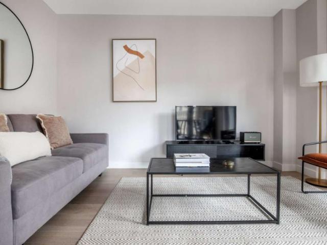 1 Bedroom Apartment London London LS95626352