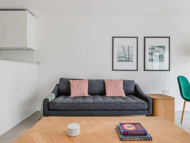 1 Bedroom Apartment London London LS95626757