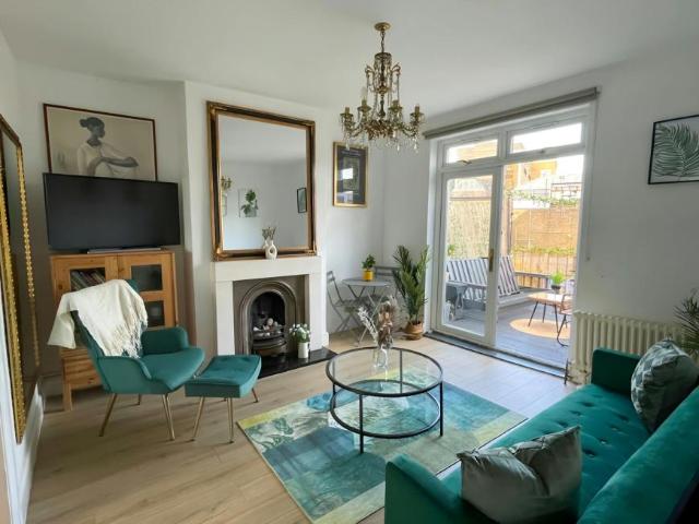 1 Bedroom Apartment London London LS95847315