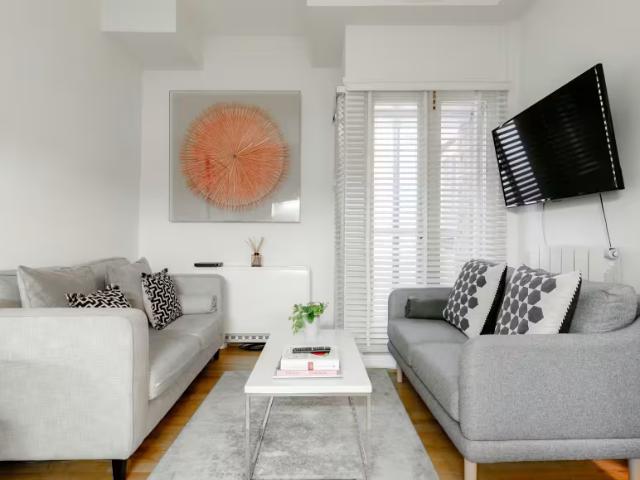 1 Bedroom Apartment London London LS96554928