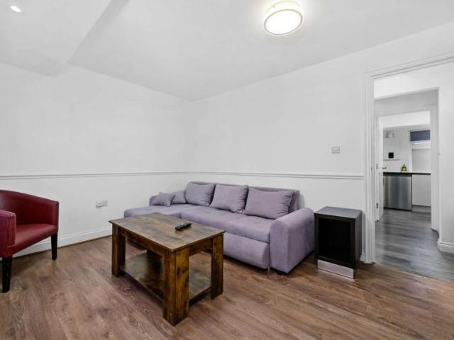 1 Bedroom Apartment London London LS96562794