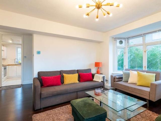 1 Bedroom Apartment London London LS97054167