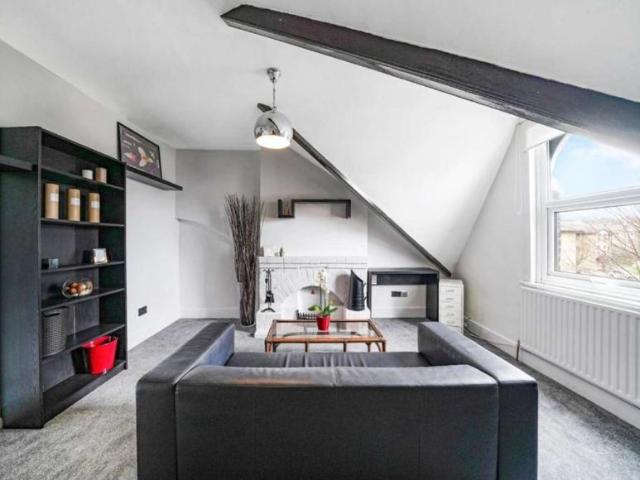 1 Bedroom Apartment London London LS97235498