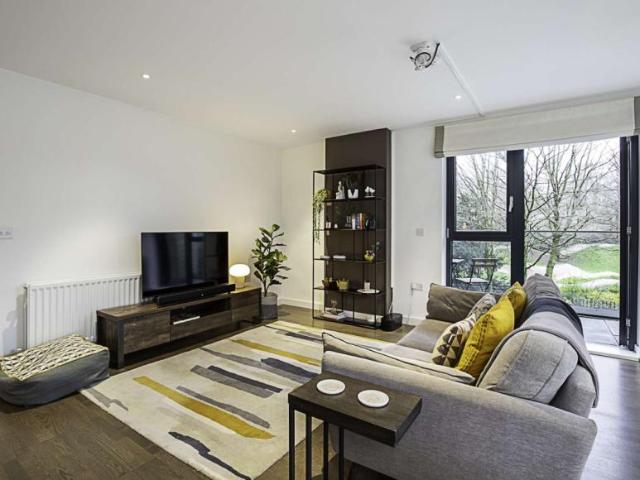1 Bedroom Apartment London London LS97843609