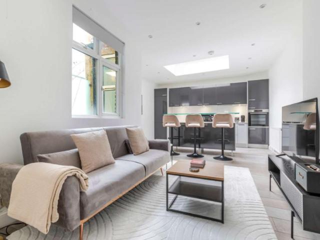 1 Bedroom Apartment London London LS97883812