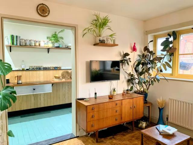 1 Bedroom Apartment London London LS98633997