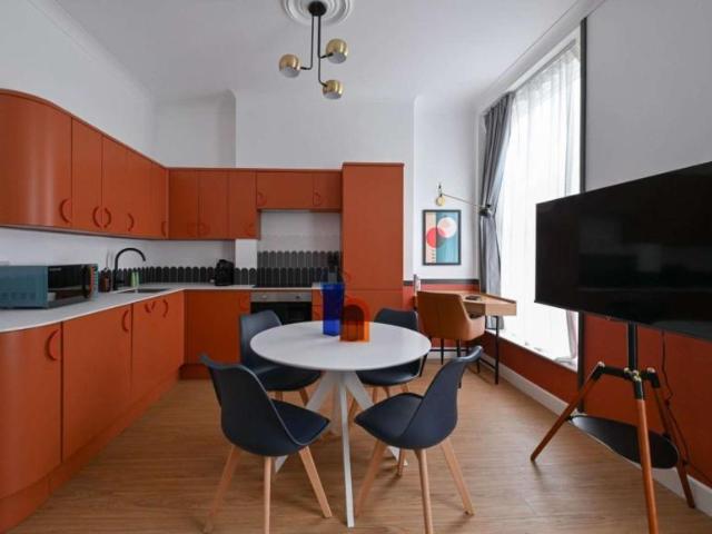 1 Bedroom Apartment London London LS99189900