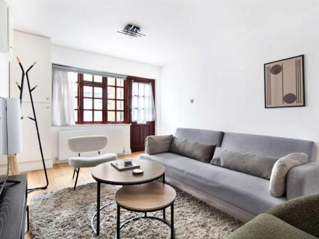 1 Bedroom Apartment London London LS99287702
