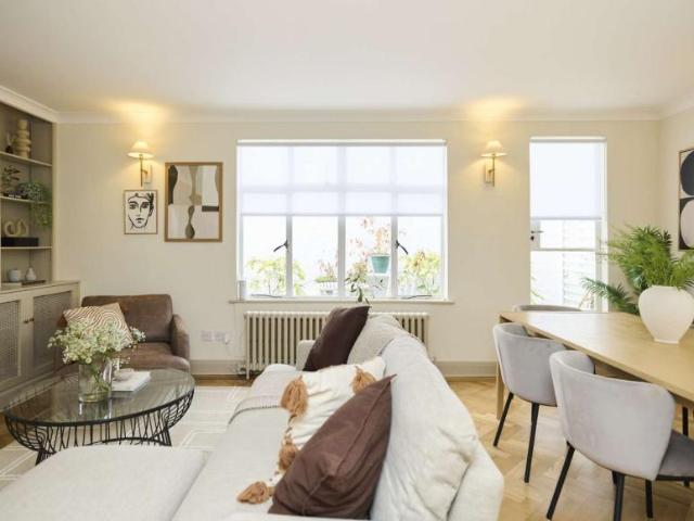 1 Bedroom Apartment London London LS99229824