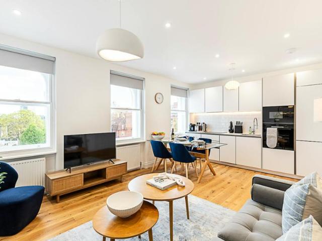 1 Bedroom Apartment London London LS100991563