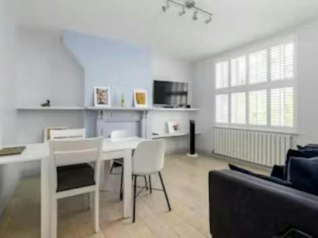 1 Bedroom Apartment London London LS101587726