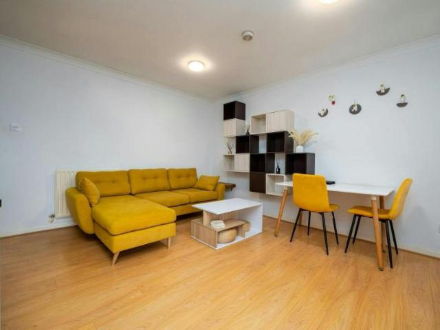 1 Bedroom Apartment London London LS101587766