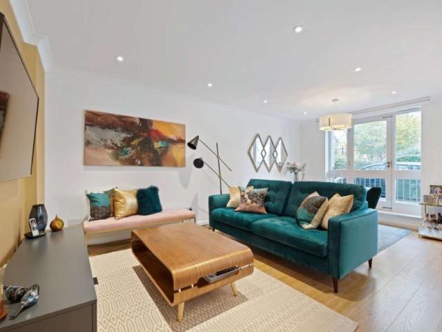 1 Bedroom Apartment London London LS101733674