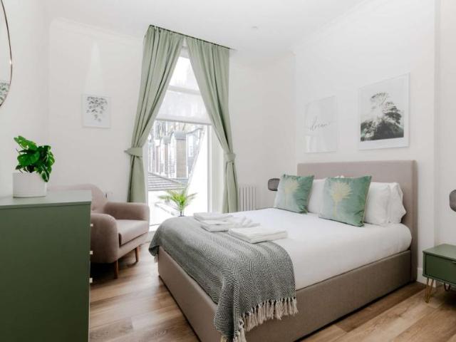 1 Bedroom Apartment London London LS101761294
