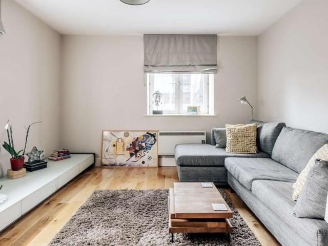 1 Bedroom Apartment London London LS101810249