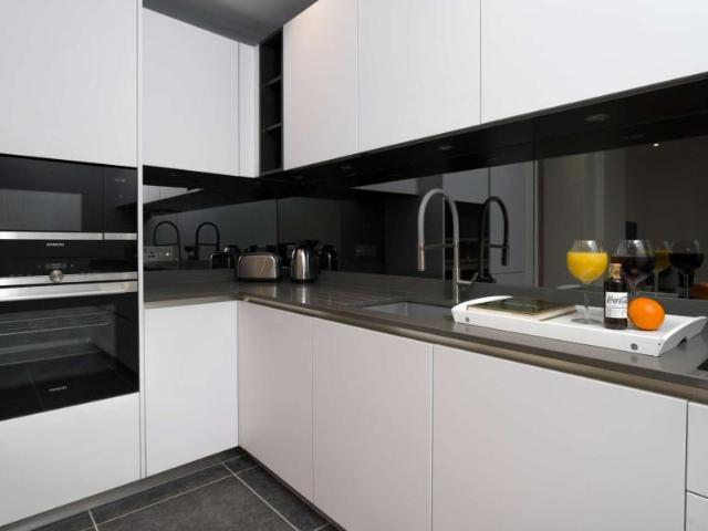 1 Bedroom Apartment London London LS101817945