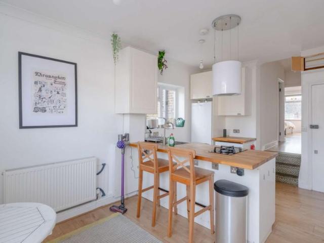 1 Bedroom Apartment London London LS101819194