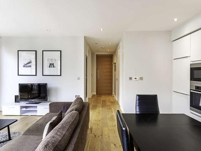 1 Bedroom Apartment London London LS101822482