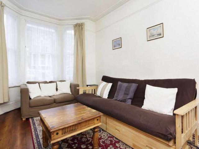 1 Bedroom Apartment London London LS101823896