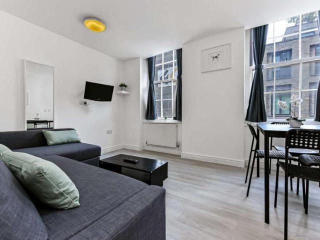 1 Bedroom Apartment London London LS101823092
