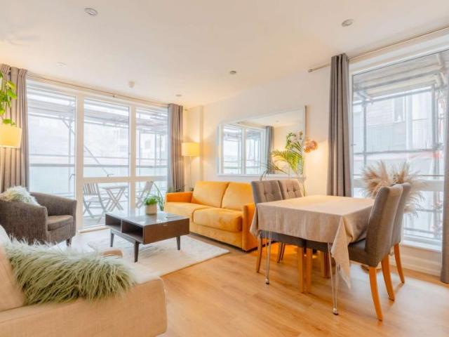 1 Bedroom Apartment London London LS101840592