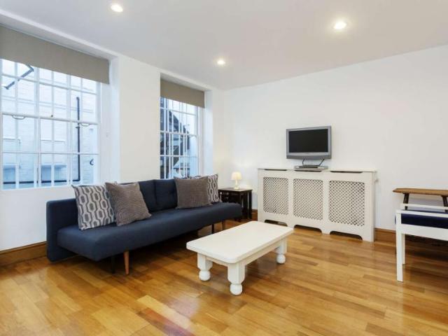 1 Bedroom Apartment London London LS101845560