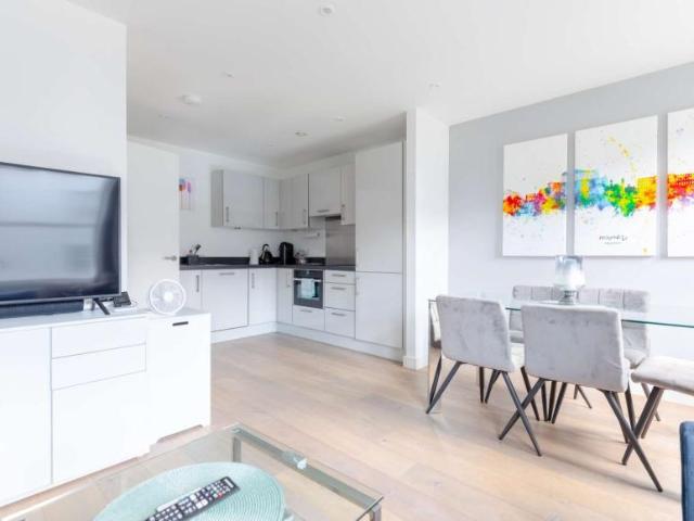 1 Bedroom Apartment London London LS101848819